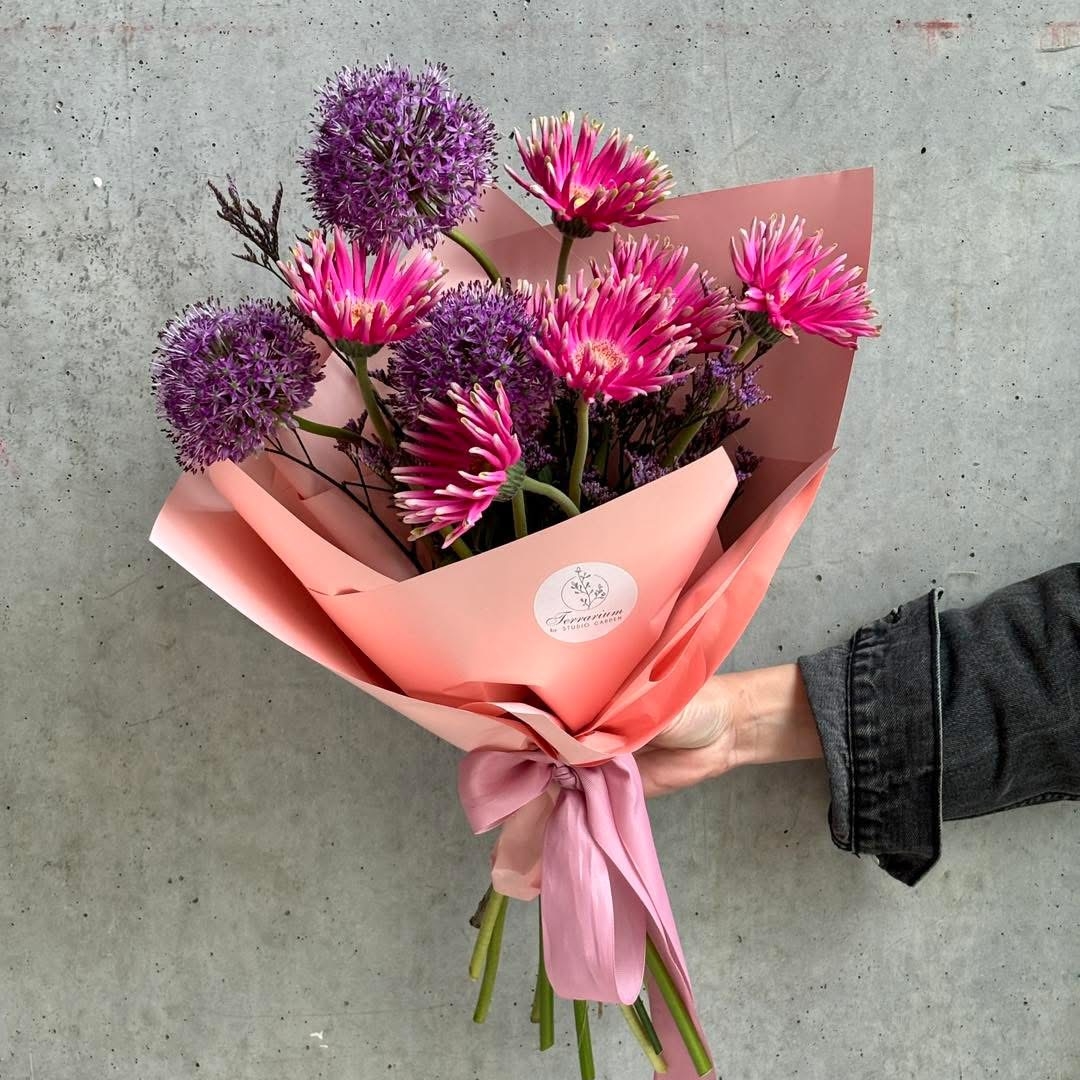 Buchet Violet Pop - Studio Garden - Proiectare, amenajare și ...
